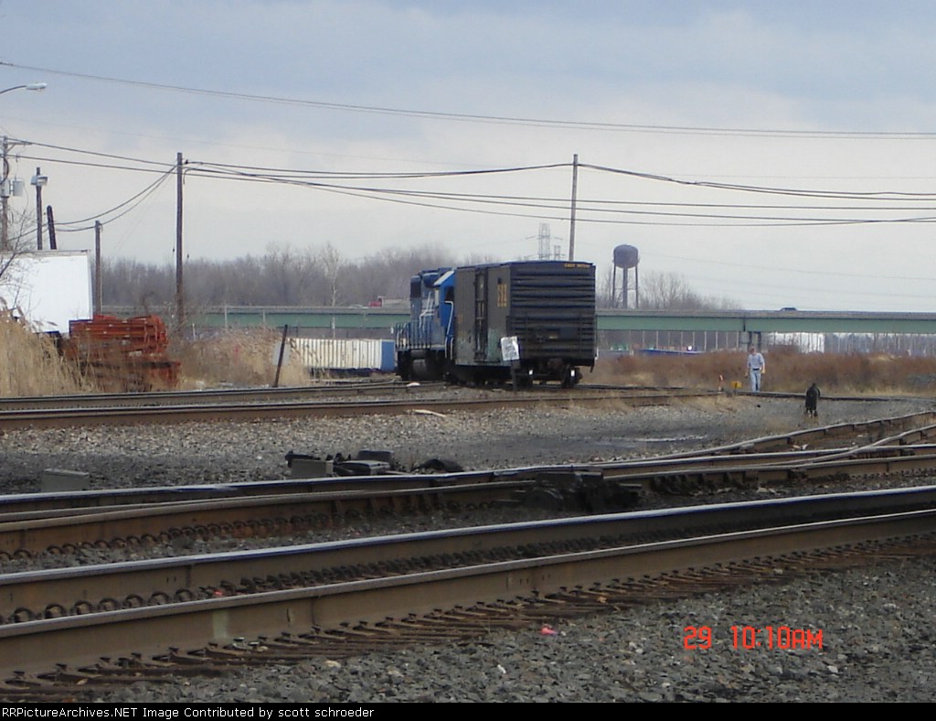 CSX 2721 as the CSX Y131 shoves a CSXT Boxcar onto a siding